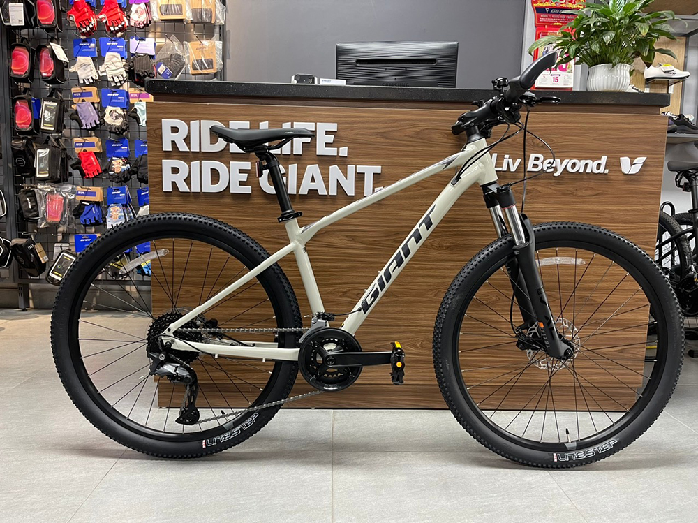 Mua bán Xe đạp địa hình thể thao Giant ATX 860 27.5 2025 giá rẻ, chính hãng